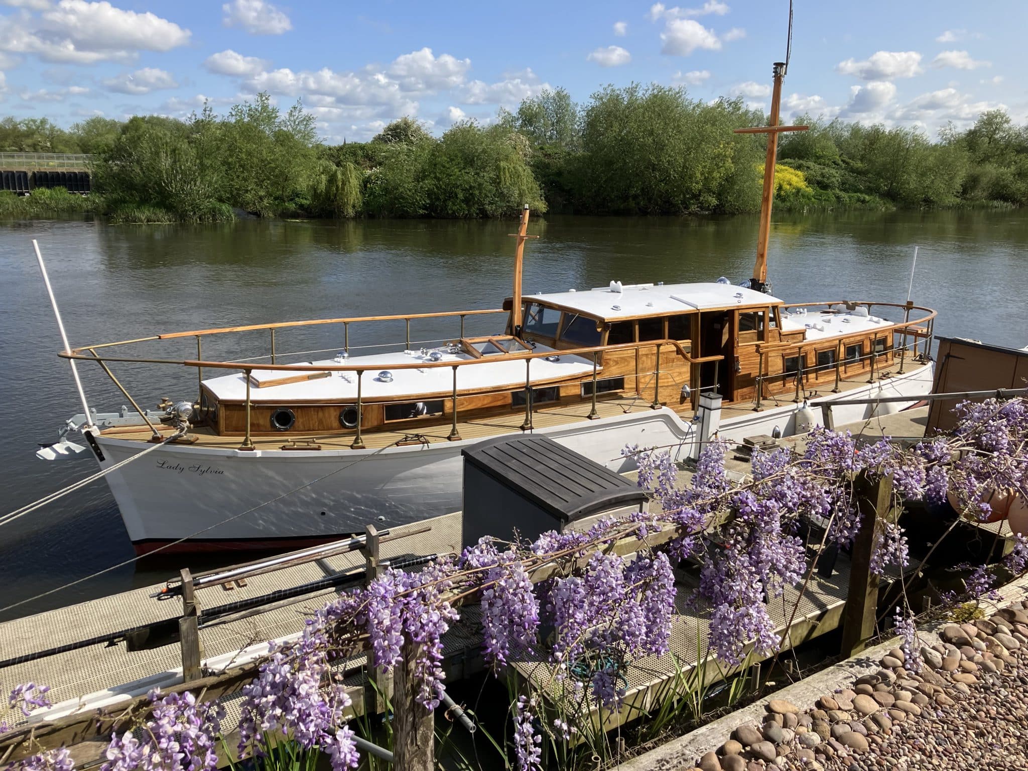 Lady Sylvia - a beautiful DLS - Henley Sales & Charter