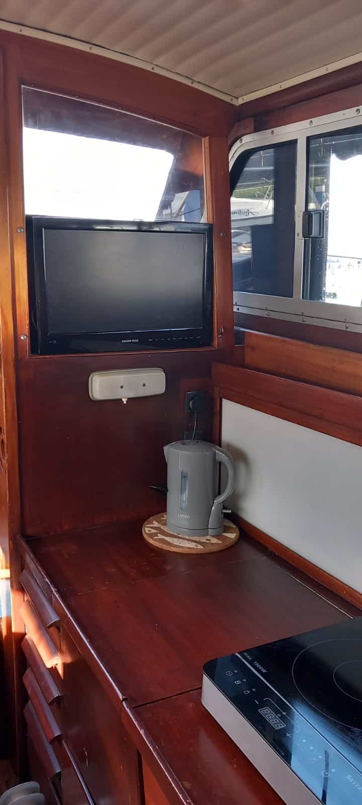 Marand of Kip - a Storebro Royal 34 - Henley Sales & Charter